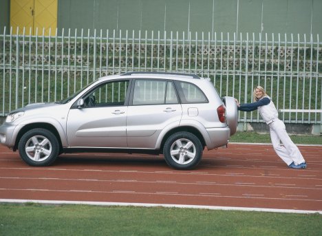Toyota Adria d.o.o.: Jolanda Čeplak vozi Toyoto - Obvestila - Avto.info